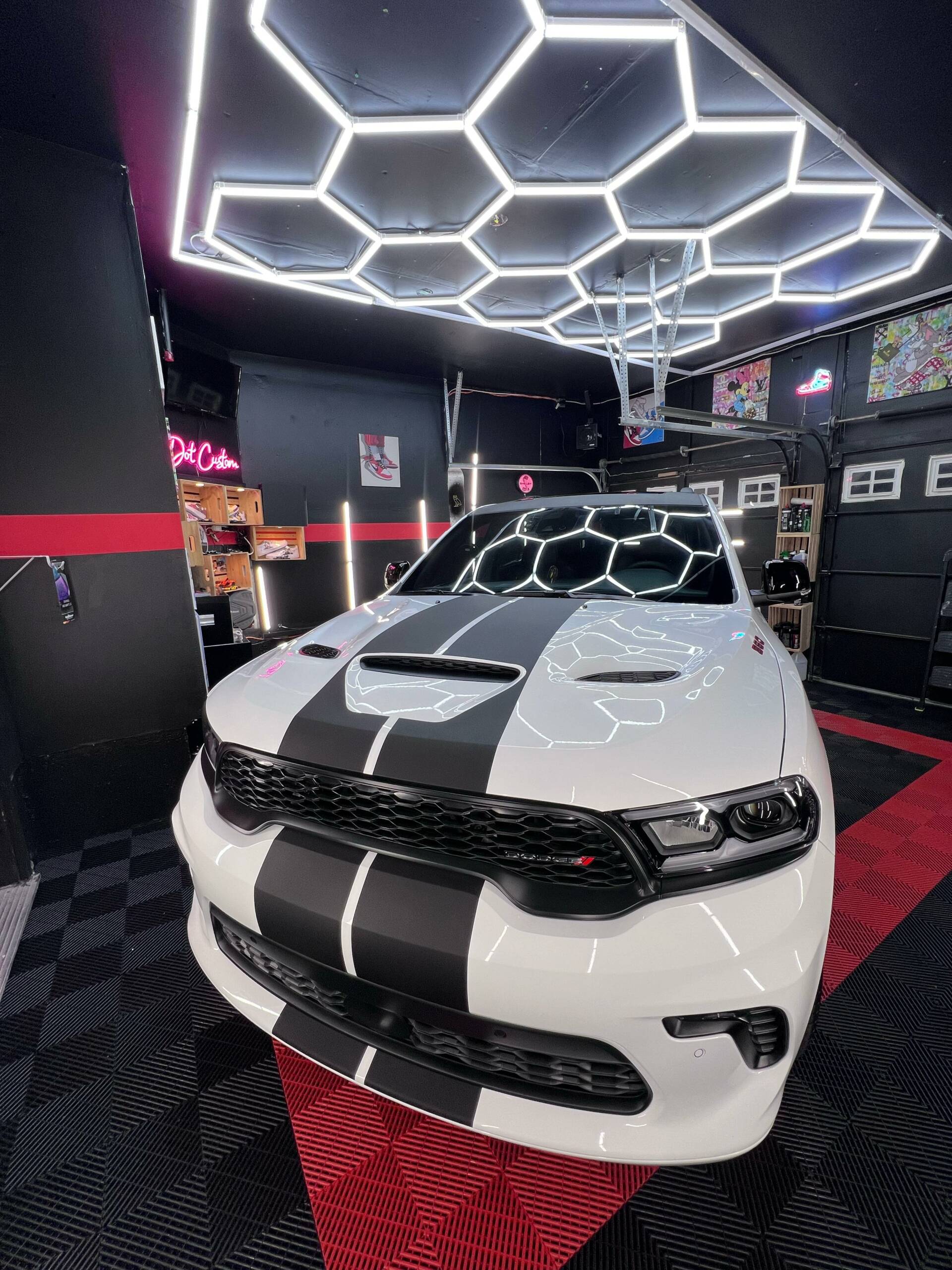 Top 5 Reasons to Learn Vinyl Wrapping in 2025